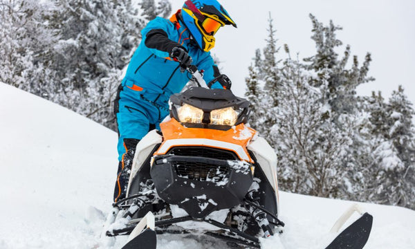 A Quick Guide to Measuring for a Snowmobile Helmet | Peakboys