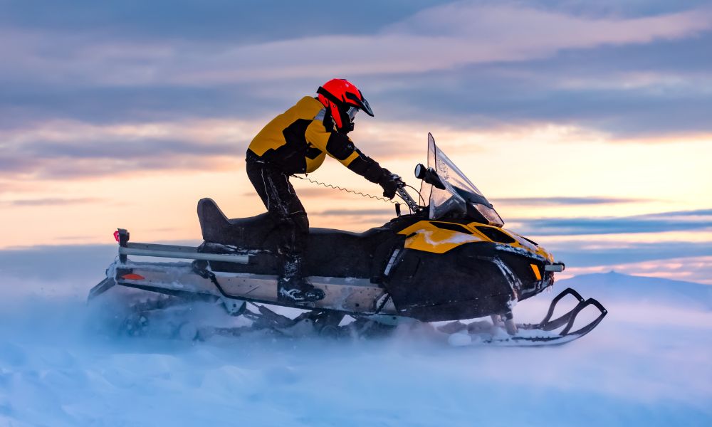 5 Steps for Choosing the Best Snowmobile Suit | Peakboys