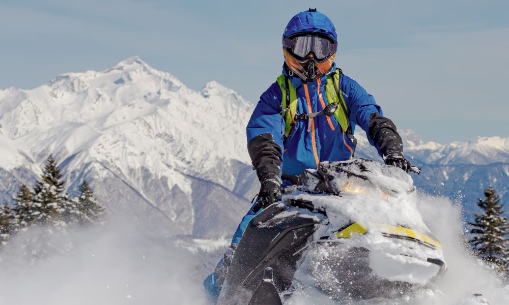 The Proper Layering Techniques for Snowmobilers | Peakboys