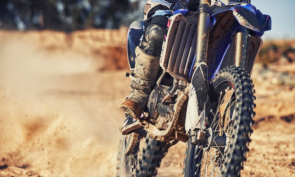A Quick Guide to Essential Dirt Bike Gear | Peakboys